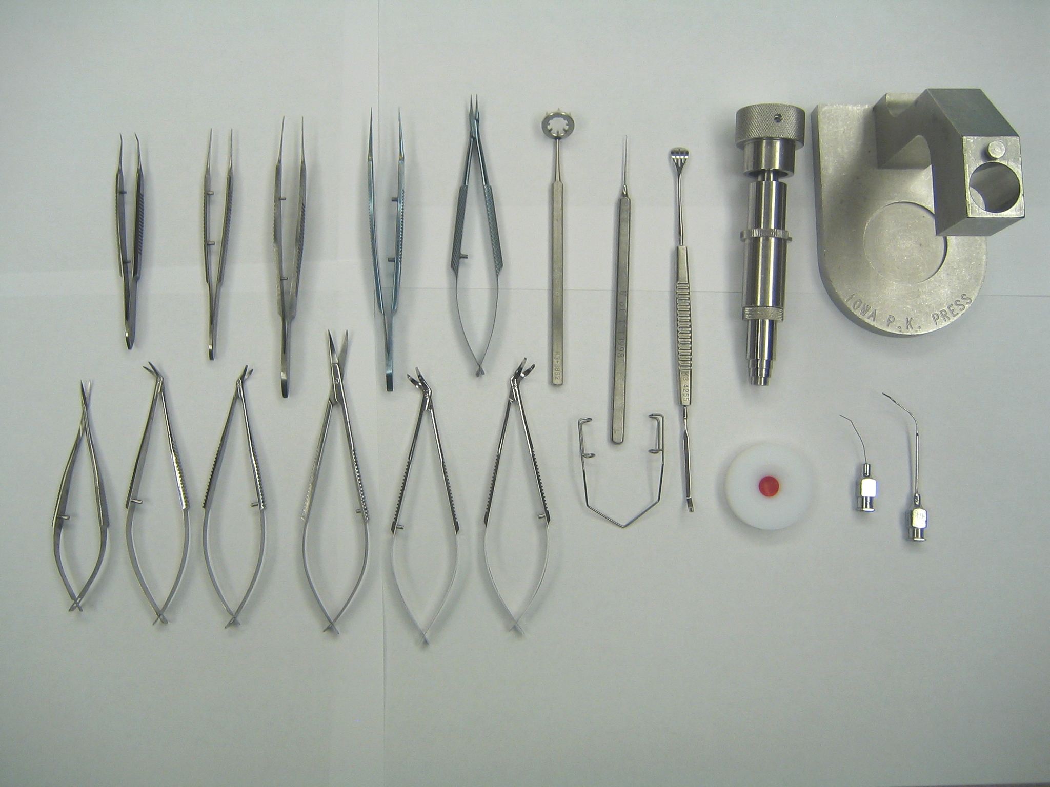 EyeRounds.org: Cornea Transplant Tray